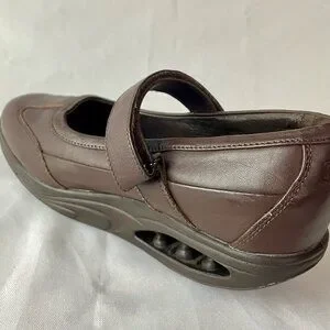 RYN | Shoes | New Ryn Womens Rocker Walking Shoes Brown Velcro Strap Sz ...